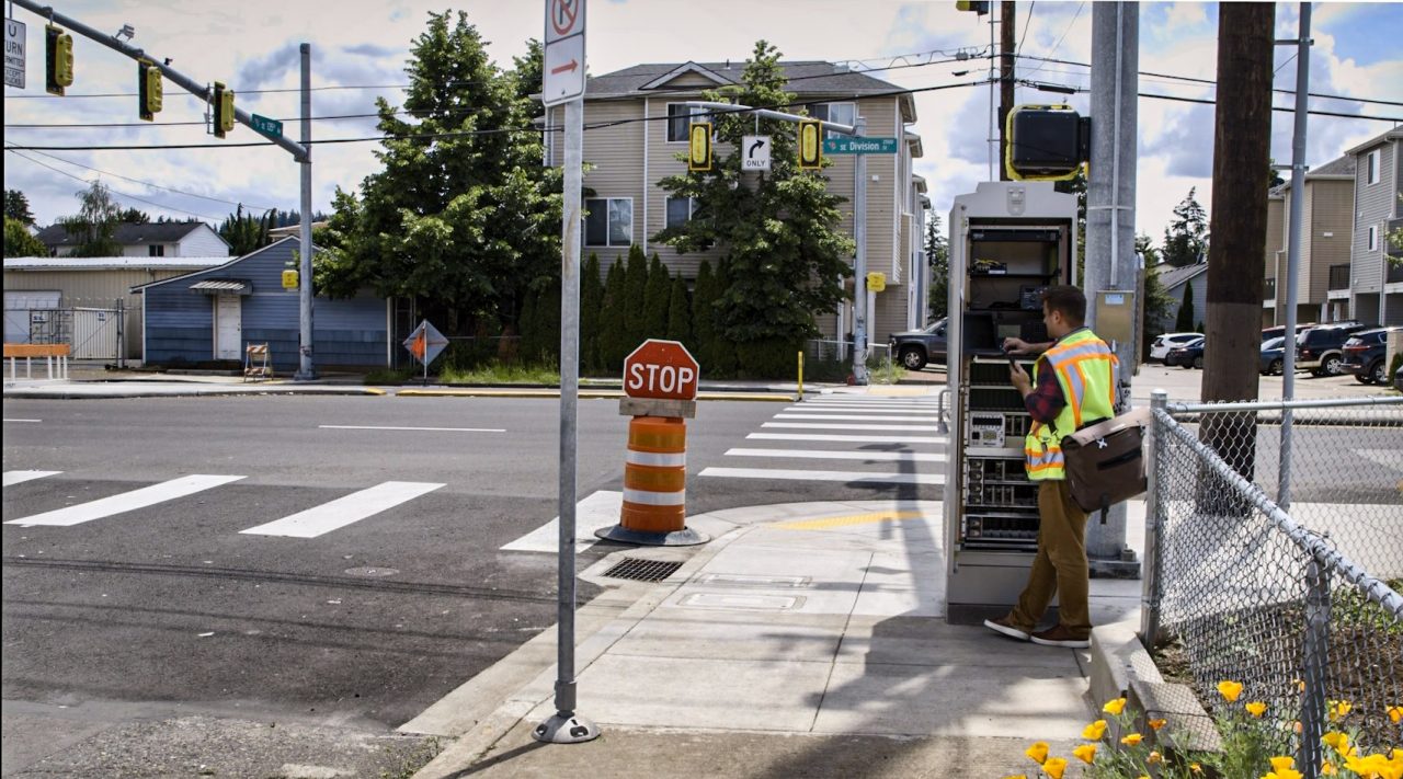 Transit signal priority 101: Technology keeps buses out of traffic ...